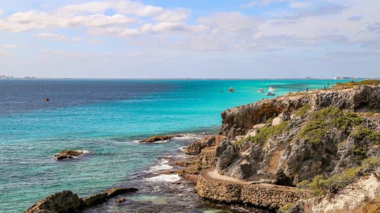 Tour a Tulum y Cenotes: Descubre la Belleza de la Riviera Maya